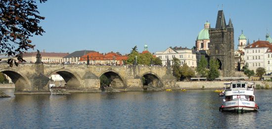 De Karelsbrug, belangrijke bezienswaardigheid in Praag | Praag-Nu